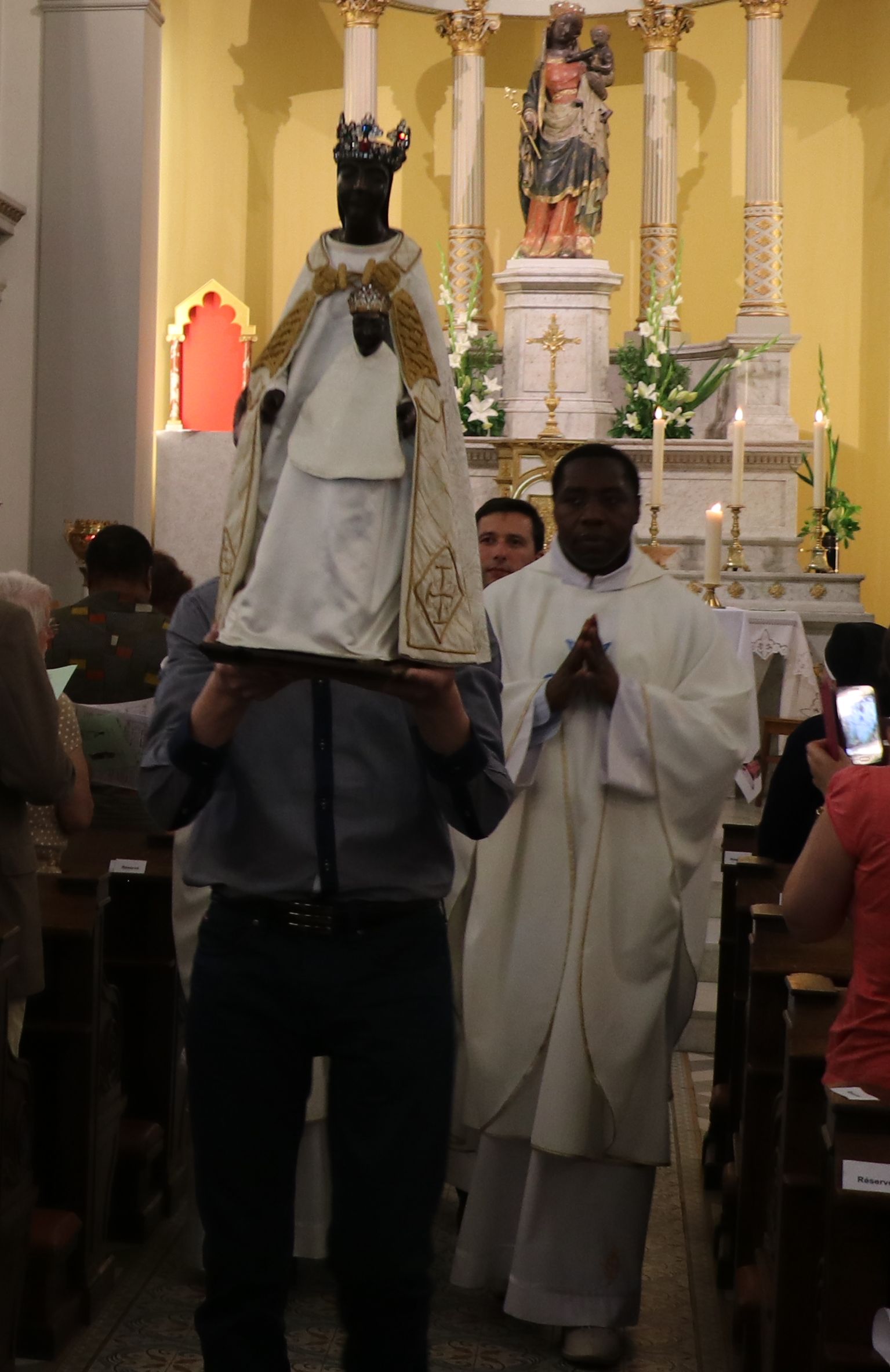 Levée de la statue de Notre-Dame de Rocamadour le 26 mai 2018 | STV
